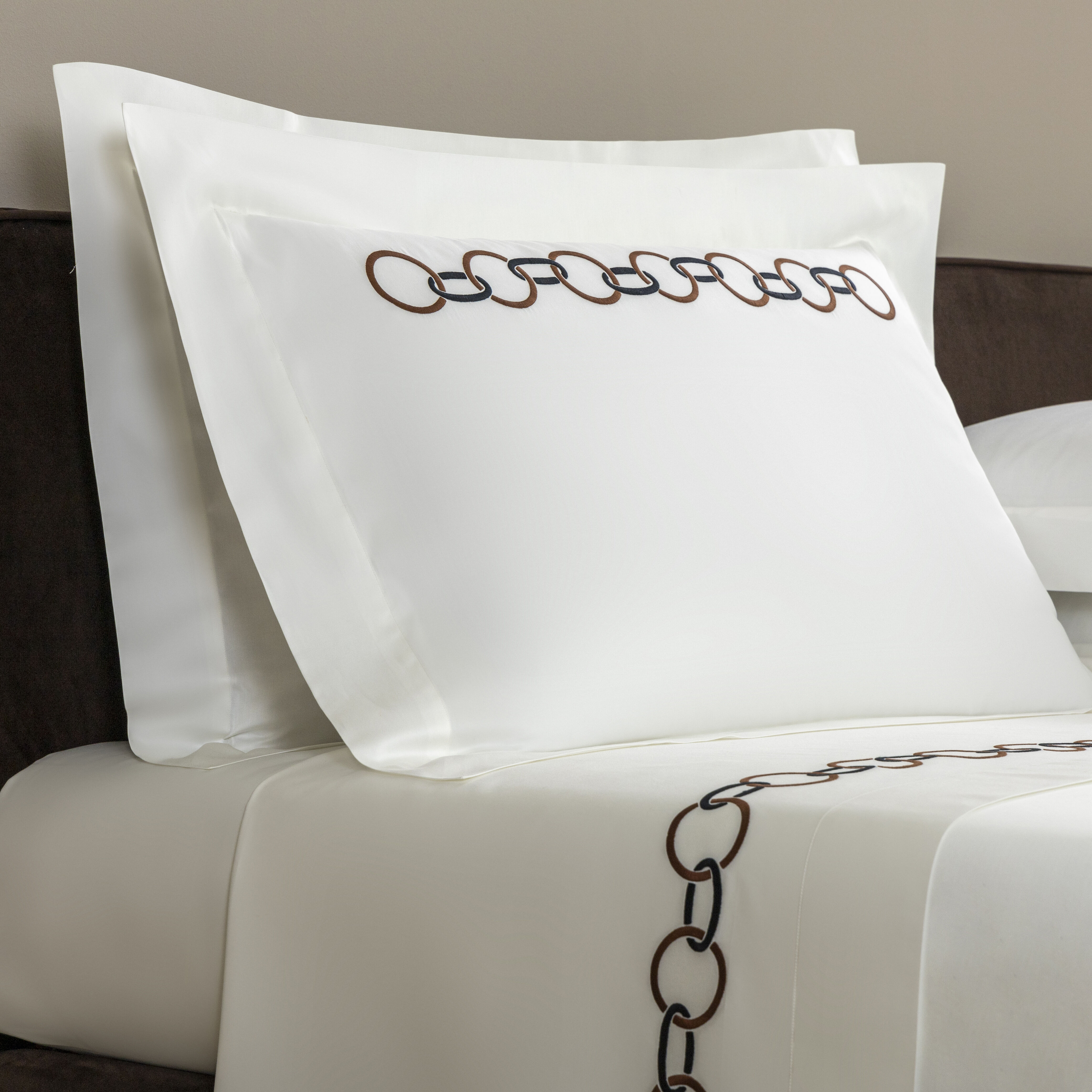 Links Embroidered Sham | Frette
