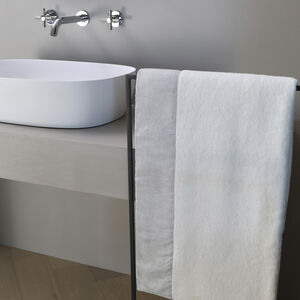 Graphite Border Bath Sheet | Frette