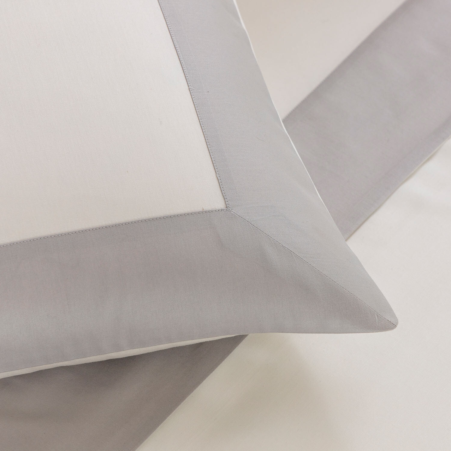 Bold Pillowcase | Frette