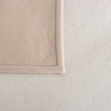 Luxury Throws & Blankets | Frette