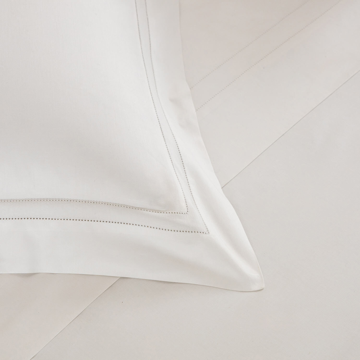Let Us Guide You - Luxury Linens | Frette
